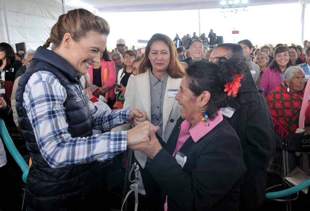 Fernanda Castillo Cuevas busca consolidar una vejez digna - Vistazo al ...