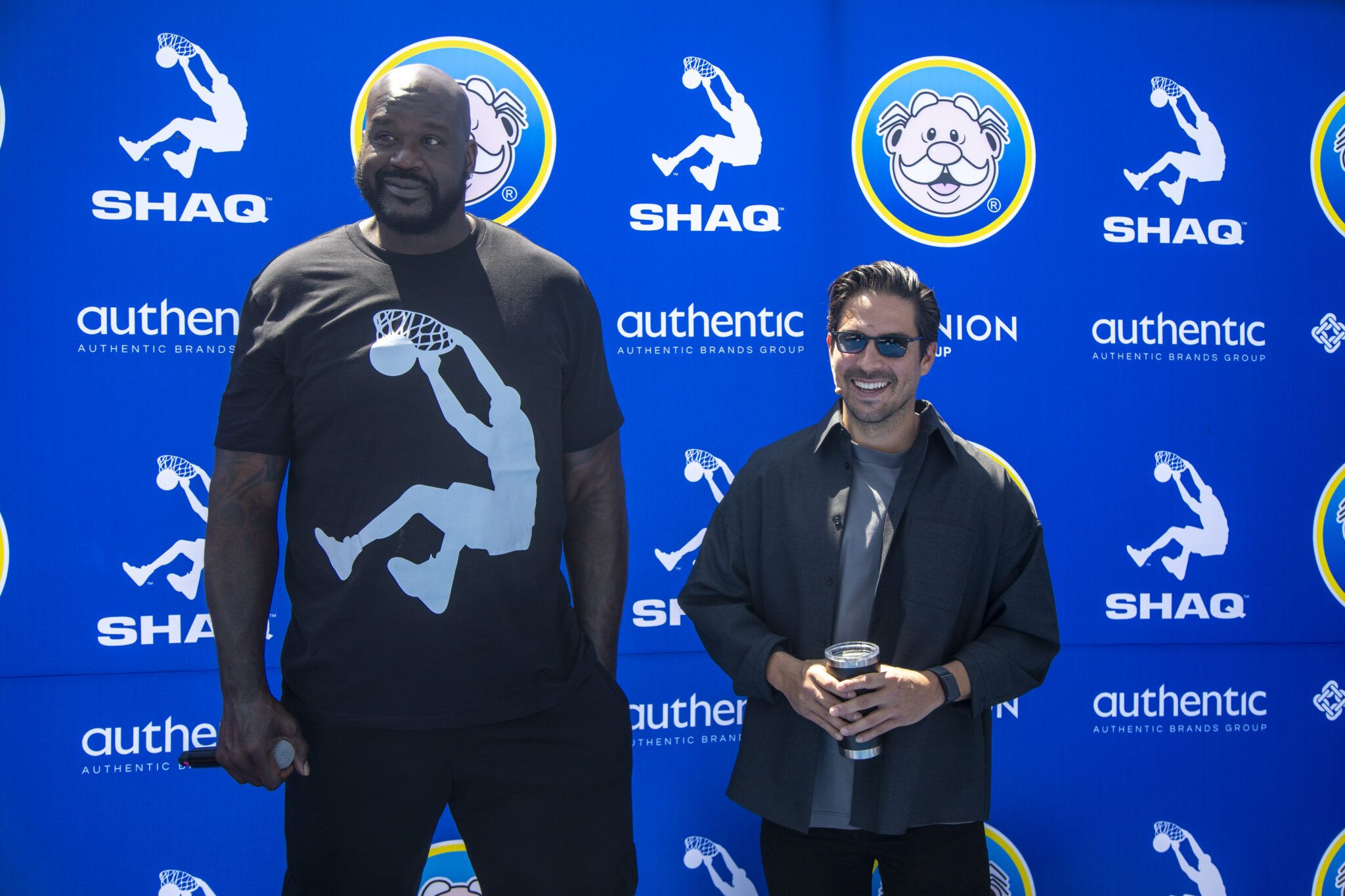 Shaquille O’Neal y Víctor González Herrera alegran a familias en ...